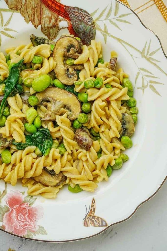 Creamy Edamame & Mushroom Pasta